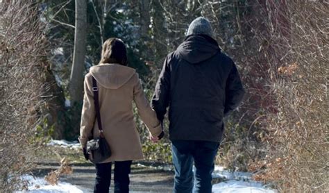 Віра зморщила обличчя коли я вручив гроші бідному хлопчику А те що вона сказала мені потім