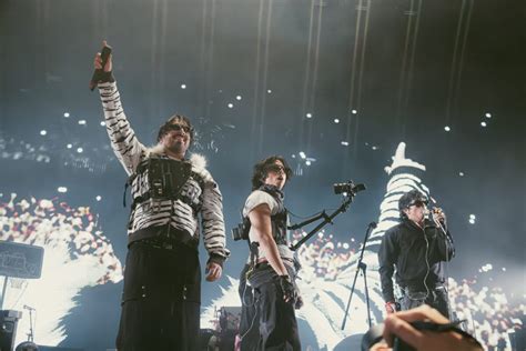 La Música Urbana Que No Cabe En Etiquetas Latin Mafia Aterriza En El