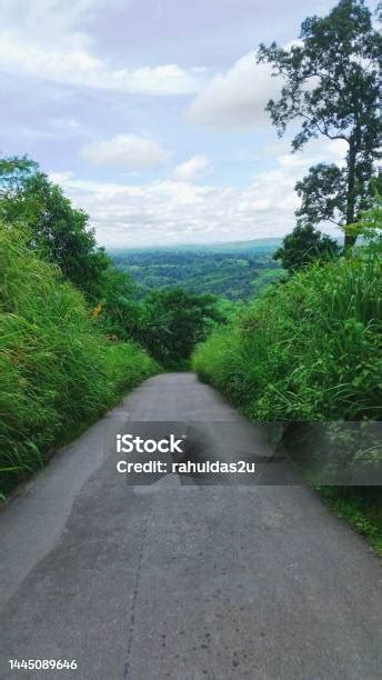 텅 빈 산길이나 자연이 있는 거리 전시 방글라데시 카그라차리 지구 사예크의 큰 산으로 가는 길 0명에 대한 스톡 사진 및 기타 이미지 Istock