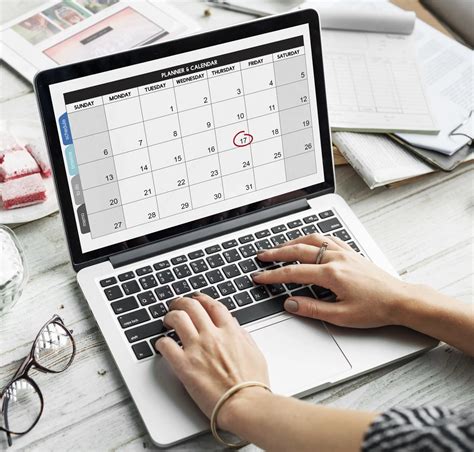 7 benefits of using a custom calendar table in power bi