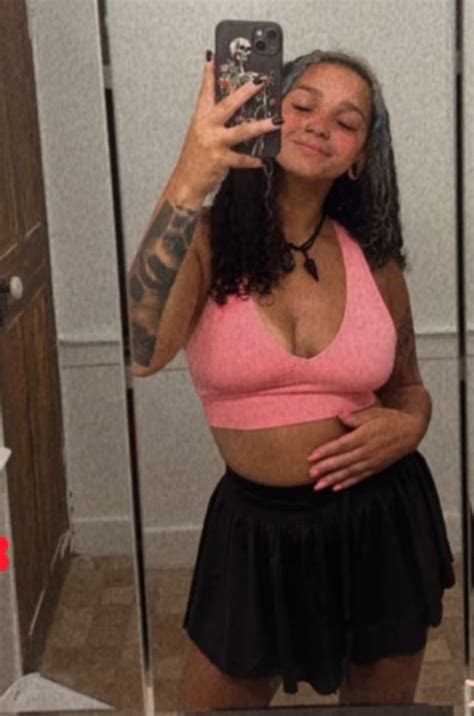 She Loves Her Dress Lifted Up In Public By Men Bigman2021