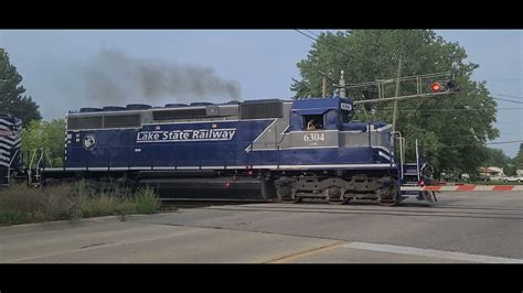Lsrc 6304 And Lsrc 6305 Southbound Buena Vista Twp Youtube
