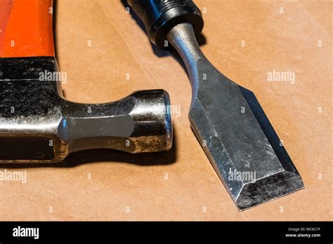 Hammer and chisel hi-res stock photography and images - Alamy