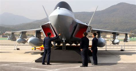 모형 공개된 차세대 한국형 전투기 Kf X잘빠지고 잘채웠다