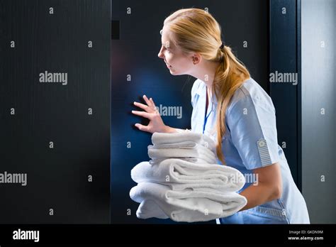 Zimmerm Dchen Uniform Hi Res Stock Photography And Images Alamy