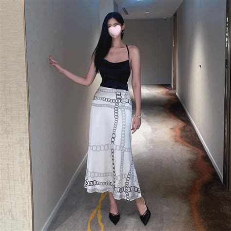 샤이닝 투피스 Set 새틴 드레이프 홀터 탑 실키 체인 머메이드 롱 스커트 실크 하이퀄리티 셋업 세트 섹시룩 글램룩 에이블리