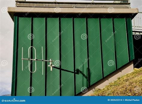 Cladding Of Roof And Perimeter With Sheet Metal Protects Against Stock
