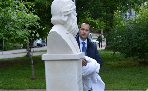 Скандал Калин Каменов откри масонски паметник в центъра на Враца ето кои бяха там сензационни