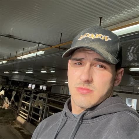 Cédric Charest Ced Charest • Threads Say More