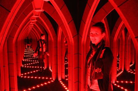 Mirror Maze London Ridleys Believe It Or Not Museum Mirror Maze