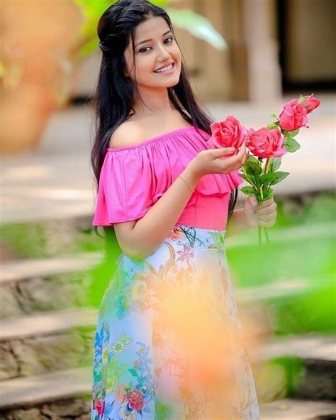 Dewani Inima Nethmi Roshel Frock Design Nethmi Roshel Photos Nghenhachay Net Check Spelling