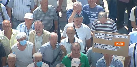 Пенсии в Украине 400 тысяч военных пенсионеров пообещали дополнительное повышение выплат