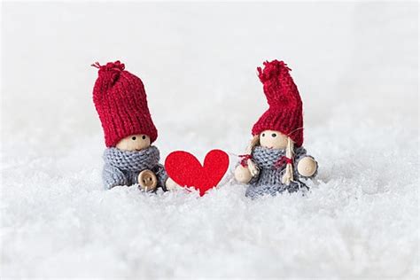 하얀 옷을 입은 뜨개질 인형 아미구루미 인형 입원 이미지 고화질 사진 사진 인형 배경 일러스트 및 사진 무료 다운로드