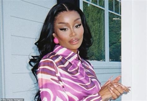 Blac Chyna Flaunts Figure After Removing Implants Daily Mail Online