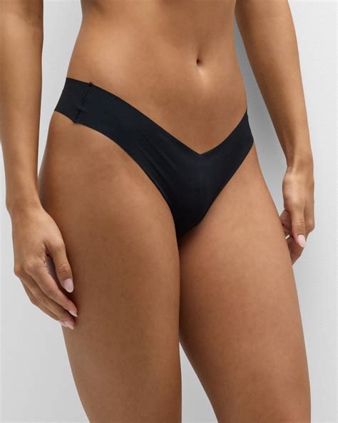 Commando Classic Solid Thong In Black Lyst