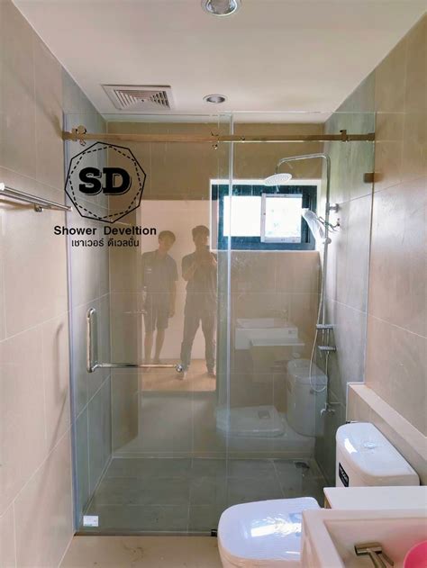 ส่งมอบผลงานติดตั้งกระจก🪟 ️ ประตูบานสวิง 🚪 ฉากกั้นห้องน้ำบานสวิง 🛁 ฉากกั้นห้องน้ำบานเลื่อน 🛁 🏡
