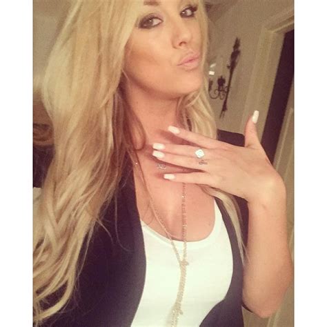 Scammer Pictures Female I Met A Guy On The Internet But He Keeps