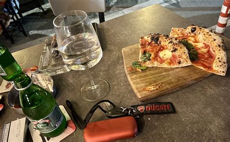 Нешо On Twitter Може ли еднаш слика од кафиќ без виски туку со бело вино Камник и пица од