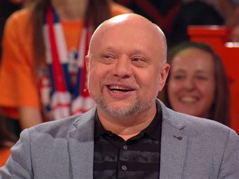 Labuda Sa Celý život Snaží Schudnúť Má Vymakané Lýtka A Namiesto Six