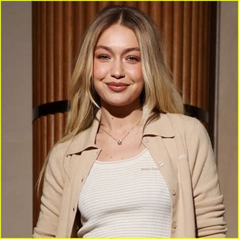 Every Celebrity Sabrina Carpenter ‘arrested During Her Short N Sweet Tour Amber Mark Anne