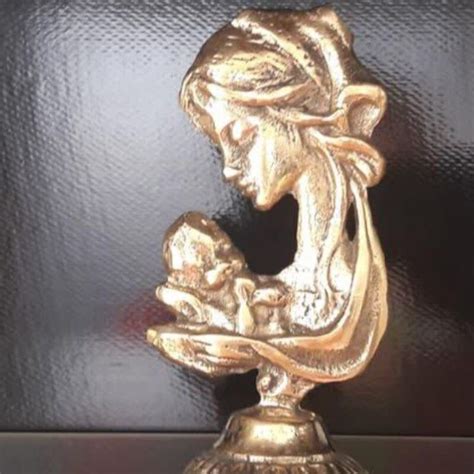 خرید و قیمت مجسمه برنزی مادر از غرفه برنزکده فانوس