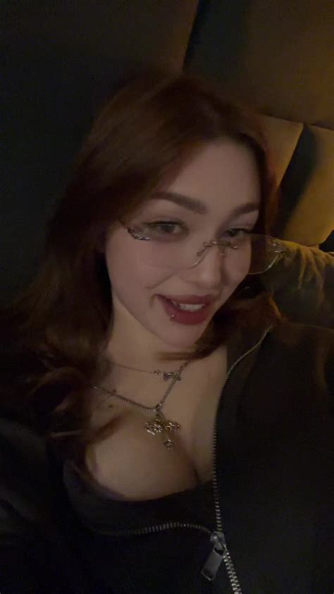 Відео користувача дарочка🐰 Dapiwi з композицією Boy Кажанна