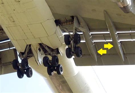 Incident American Airlines 777 Drops Flap Fairing Mentour Pilot