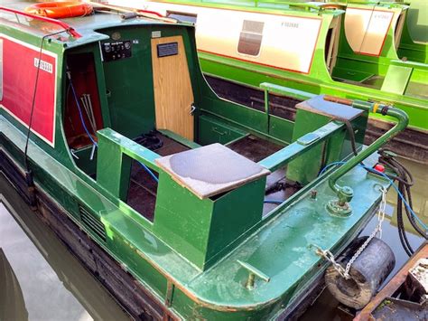 Which Are The Best Narrowboat Stern Types For Living Afloat