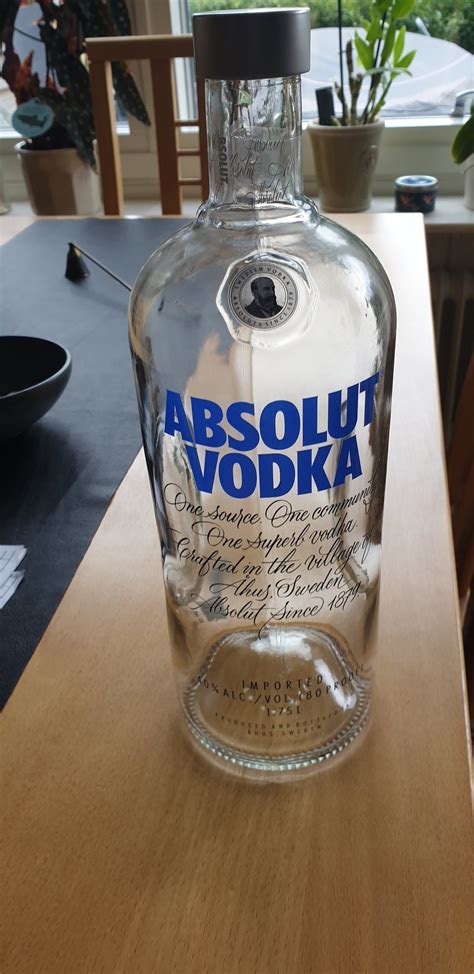 ABSOLUTE VODKA 1,75 LITER flaska tom (417802051) ᐈ Köp på Tradera
