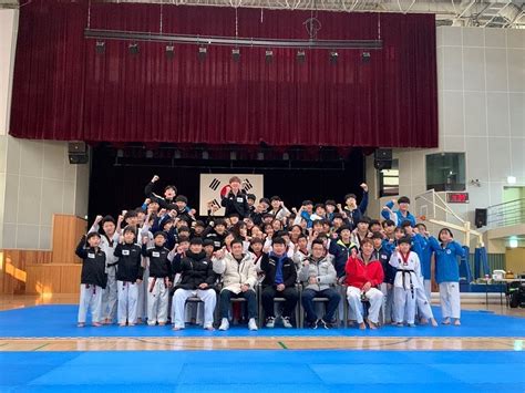 용호태권도 용호도장시범단 합동훈련 용호도장시범단 수리온시범단 의왕시 시범단이 합동훈련을