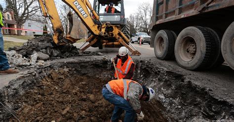 flint starts new round of lead pipe replacement