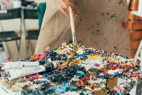 공예 그림 꽃 꽃무늬 노란 페인트 녹색 빛깔 다채로운 도장 과정 미술 미술 재료 미술용품 배경 디자인 분홍색 꽃 붓놀림 색 이론 색상 블렌딩