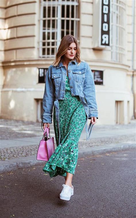 Платье с джинсовой курткой как носить фото 2021 Шкатулка красоты