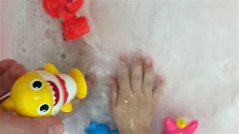 ㄷ처음으로 목욕하는 핑크퐁 친구들 ㅋㅋㅋ 스노우 버블 2 Youtube