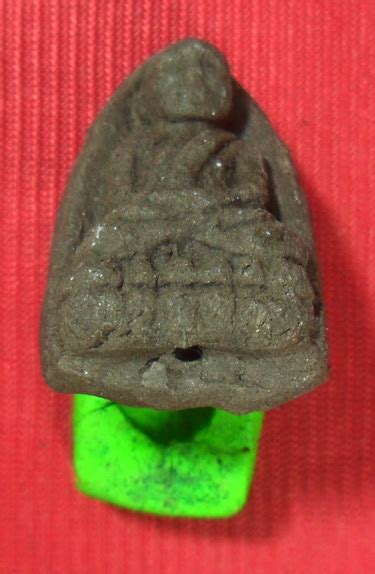 เย็นศิระพระเครื่อง พระหลวงพ่อทวด รุ่นฉลองอายุ 80 ปี อาจารย์นอง วัดทรายขาว เนื้อ