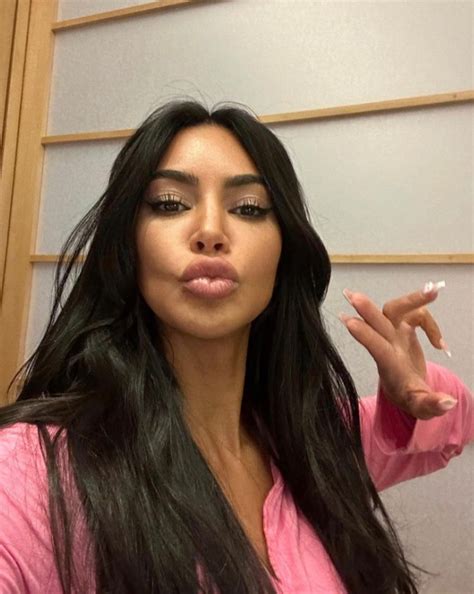 Kim Kardashians Friend Uploads Her Unfiltered Photo Exposing Her Bare Skin Without Any Alterations