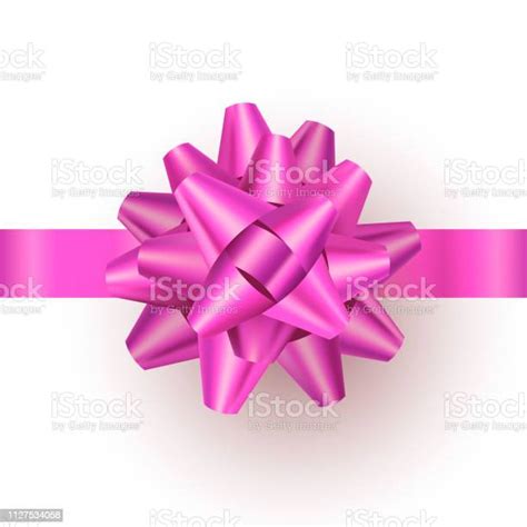 벡터 일러스트 레이 션의 선물 상자 흰색 절연에 대 한 핑크 나비 공휴일에 대한 스톡 벡터 아트 및 기타 이미지 공휴일 그라데이션 기념일 Istock