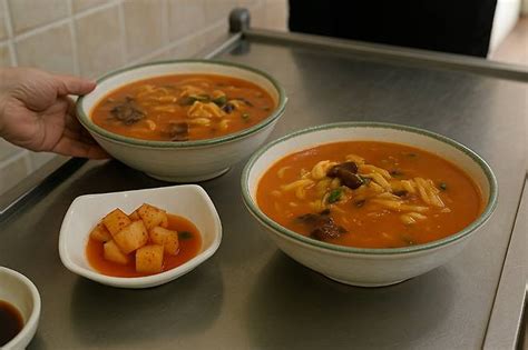 “이 맛에 갑니다”… 단골들만 알고 있던 전주의 숨은 밥집 3곳 위키푸디 Wikifoodie