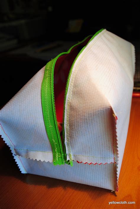 Boxy Travel Toiletry Bag Tutorial ~ Diy Tutorial Ideas