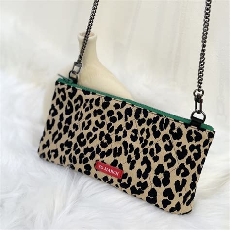 소마치 소마치 자체제작 퀼팅 호피 체인 핸드폰 미니 크로스백 위시버킷