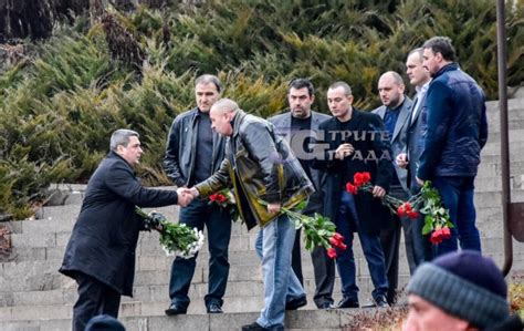 Погребаха Петър Христов Стотици се поклониха пред убития бизнесмен СНИМКИ Информационна