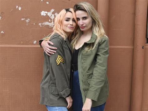 Contratar A Tamara Tenenbaum Contacto 54 9 1161373030