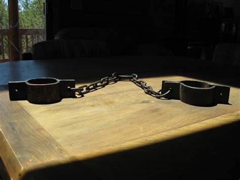 Slave shackles | InstAppraisal