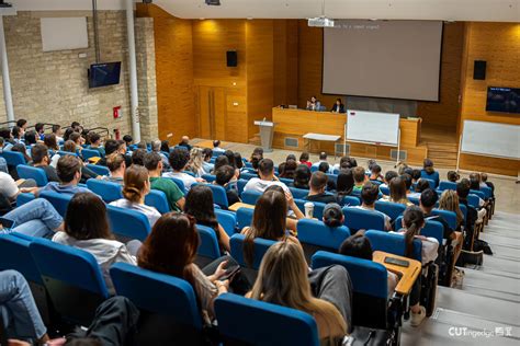 Μαρίνα Χατζημανώλη Marina Hadjimanolis