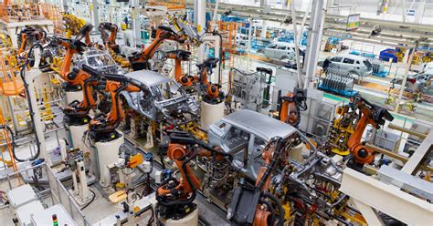 차체는 조립 라인에 있습니다 자동차 생산 공장 현대 자동차 산업 전기 자동차 공장 컨베이어 사진 Unsplash의 제조 이미지