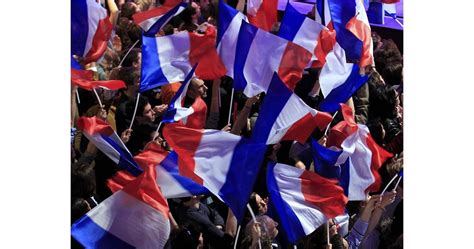 Социалистът Франсоа Оланд спечели на първия тур на президентските избори във Франция обновена