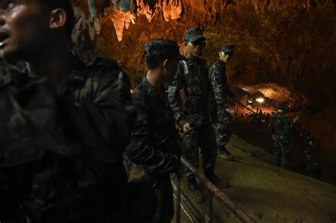 Buscan Contrarreloj A Los Chicos Atrapados En Una Cueva