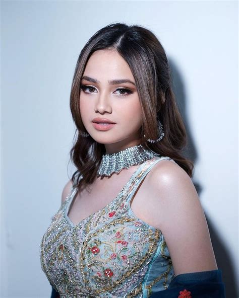 Pin Oleh Asty Amelinda Di Actress Id Selebriti Wanita Cantik Gaya Rambut