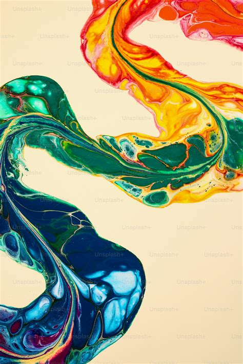 베이지색 배경에 여러 가지 빛깔의 소용돌이의 추상적인 그림 사진 Unsplash의 무늬 이미지