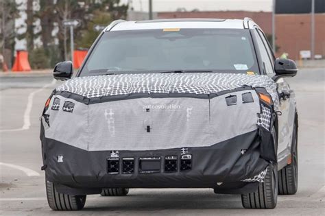 링컨 에비에이터 페이스리프트2024 Lincoln Aviator 위장막 차량 실내외 모습 스파이샷